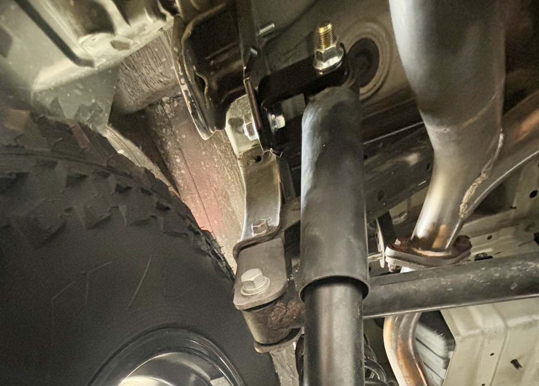 リアショック移設ブラケット | BEAST-R